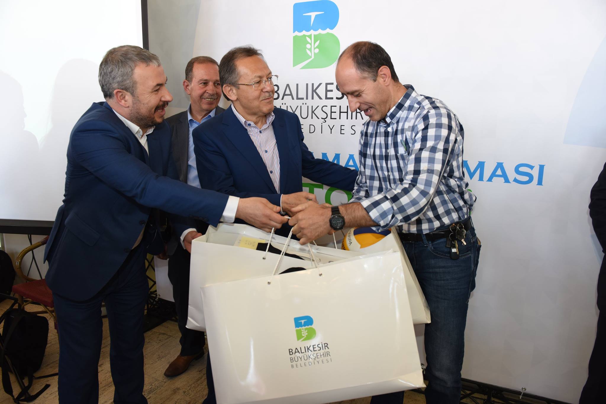 Atık Pil Toplama Yarışmasında Kazananların Ödülleri Törenle Verildi ...